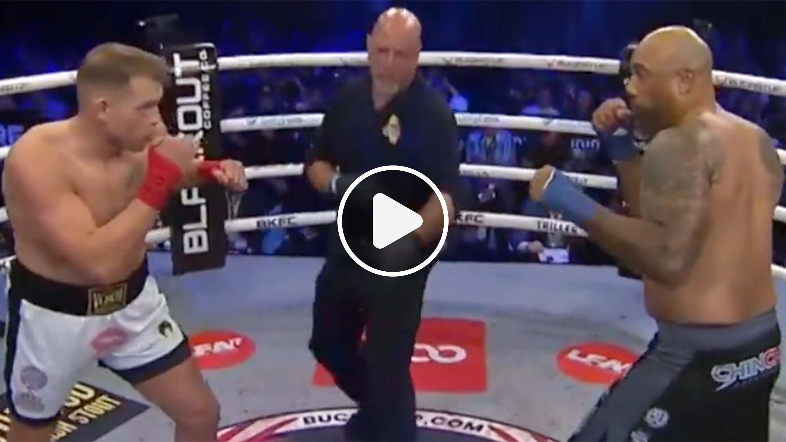 Un ancien combattant de l'UFC se prend un énorme KO en un temps record ...